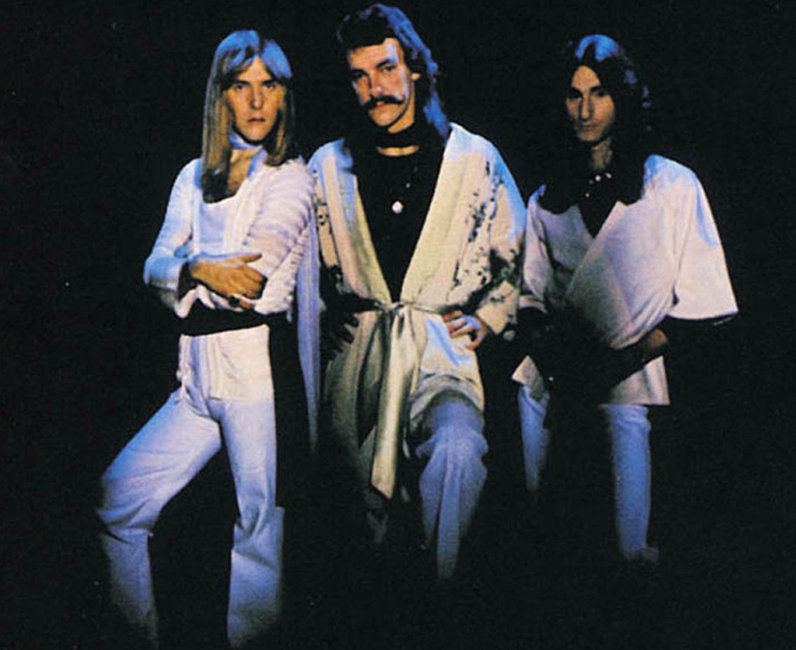 30 Iconic Fashion Moments in Classic Rock – The Diversity of Classic Rock